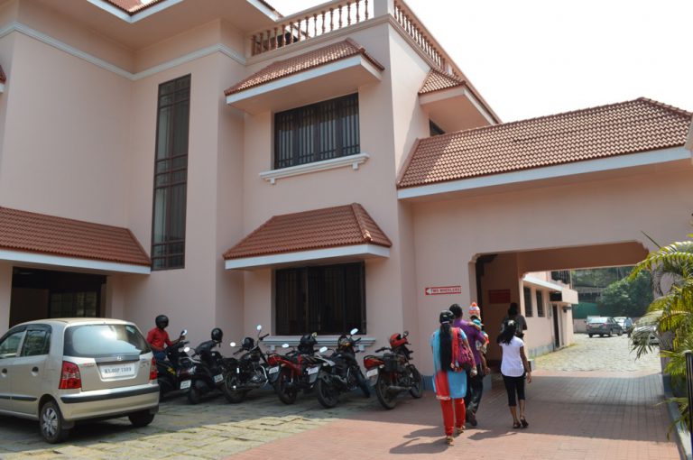 カイーズ・ホテル（南インド・コーチン）｜ビリヤニが美味！地元で評判のレストラン