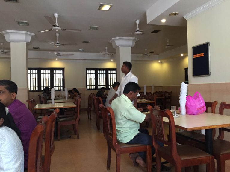 カイーズ・ホテル（南インド・コーチン）｜ビリヤニが美味！地元で評判のレストラン