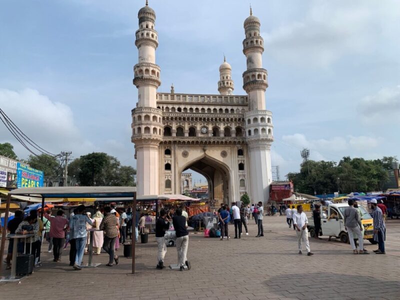 Nimrah Cafe And Bakery（ハイデラバード）｜旧市街にある人気「イラーニー・カフェ」