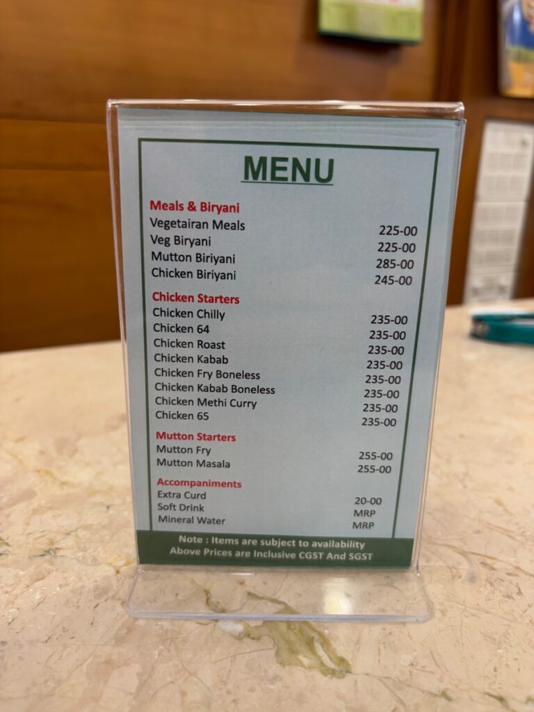 Hotel RRR（マイソール）｜ベジミールスが美味！地元で一番人気のアーンドラ料理店